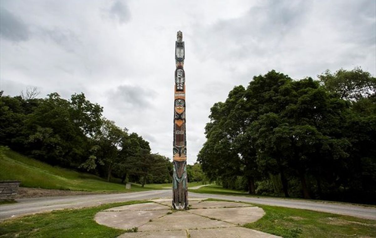 Restored Totem Pole Returns to Centennial Park – Niagara's Most ...